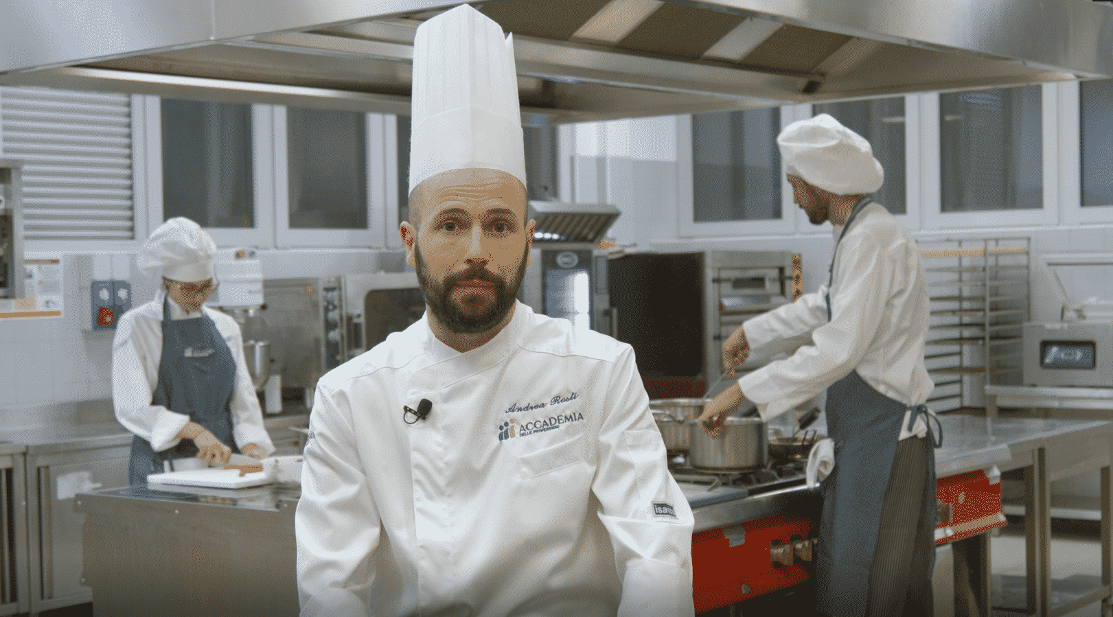 Chef Andrea Rosti, giovane e determinato, vanta un curriculum da capogiro